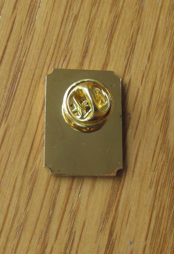 GUINNESS Bar Toucan Vintage Shaped Metal Pin Badge Ma… - Gem