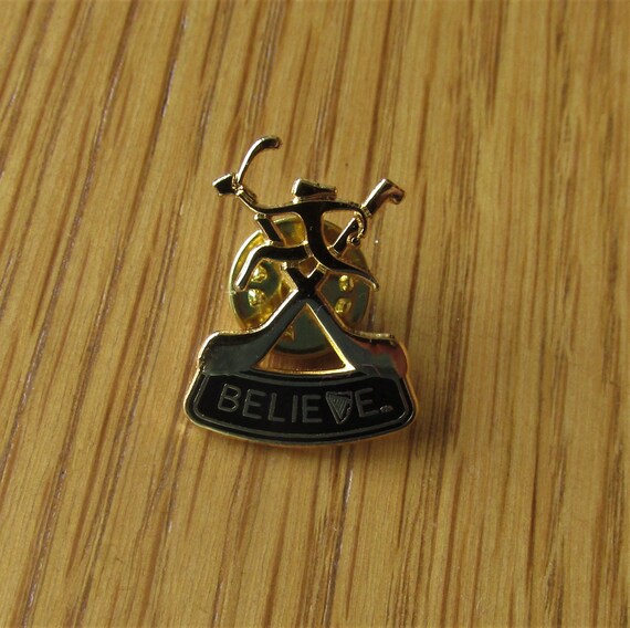 GUINNESS Believe Hurling Shaped Metal Pin Badge Made … - Gem