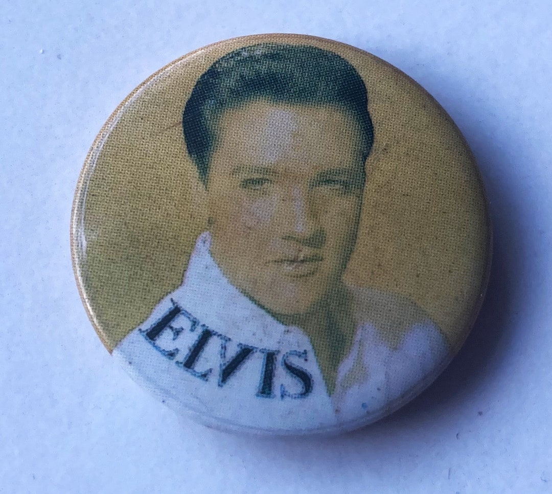 ELVIS PRESLEY Small Vintage Button Style Pin Badge From the 1980's ...