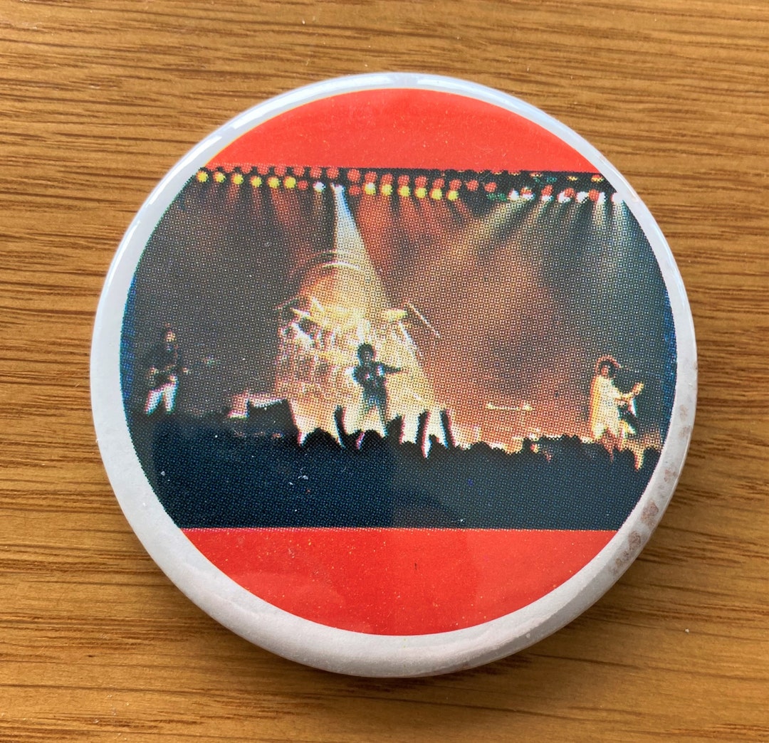 QUEEN Live on Stage Vintage Metal Pin Badge Pinback Made in the 1970's ...