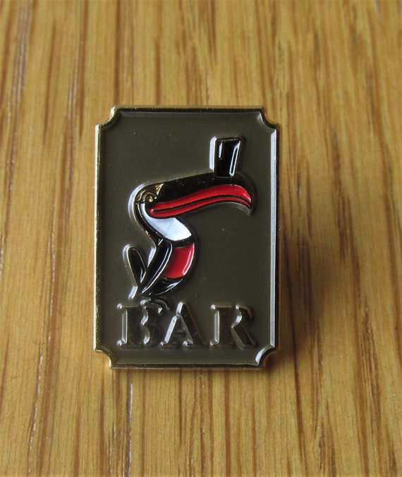 GUINNESS Bar Toucan Vintage Shaped Metal Pin Badge Ma… - Gem