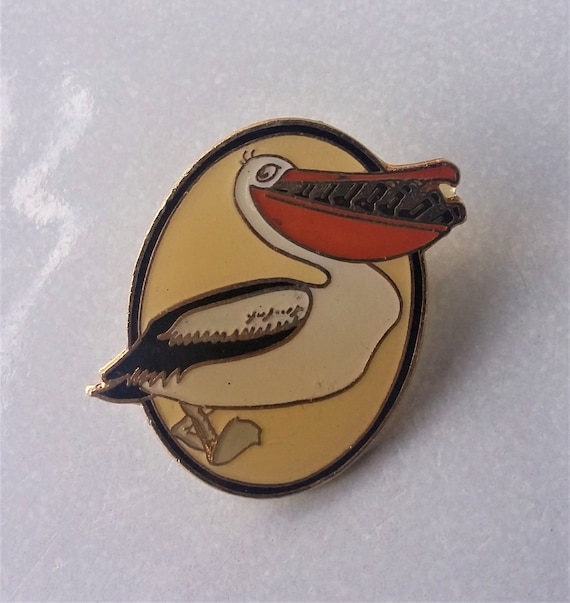 GUINNESS Pelican Vintage Metal Pin Badge Made in the - Etsy