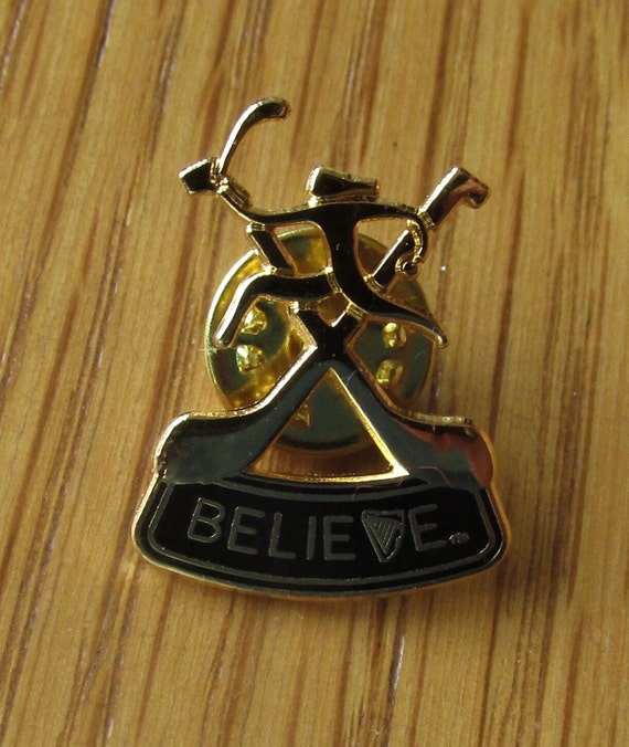GUINNESS Believe Hurling Shaped Metal Pin Badge Made … - Gem