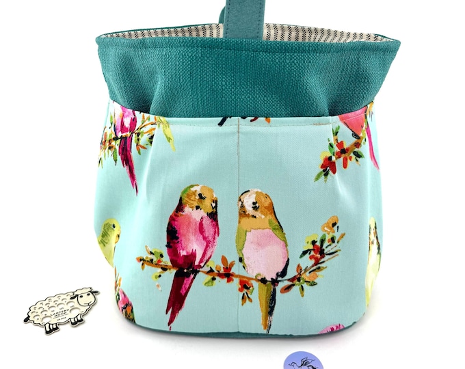 Atenti Tall Caddy Miss Honey Parakeet Print 8pockets Crochet Caddy ...
