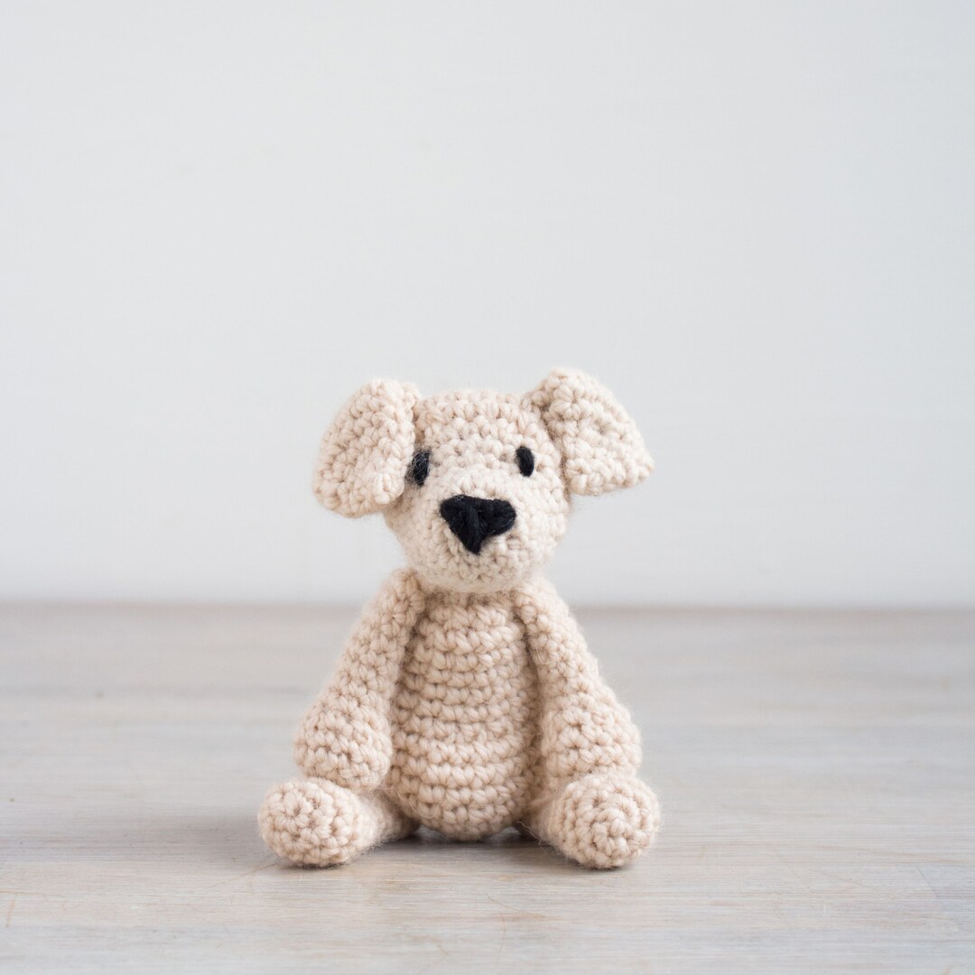 Toft Crochet MINI Eleanor the Labrador Kit: DIY Amigurumi Hook Stuffing ...