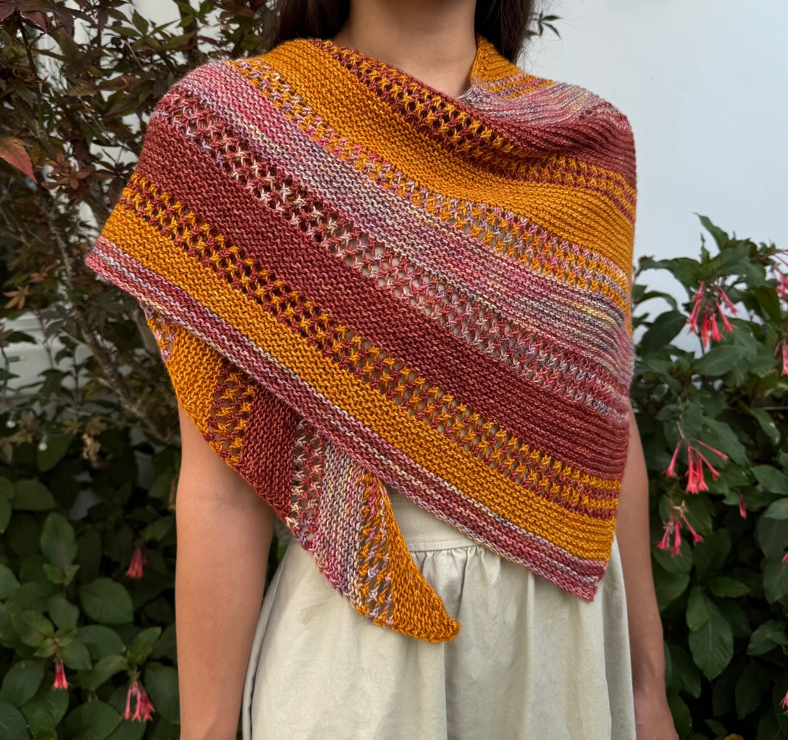 Malabrigo Dos Tierras Friendship Shawl Kit: Sunset, Paracus, Dried ...