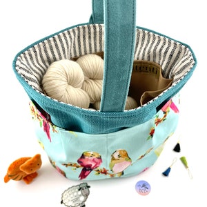 Atenti Tall Caddy Miss Honey Parakeet Print 8pockets Crochet Caddy ...