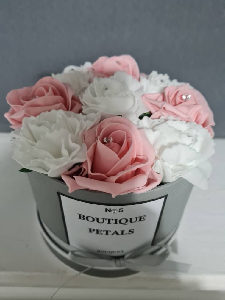 Hat Box Flowers / Rose Hat Box / Flower Hat Box / Forever - Etsy UK