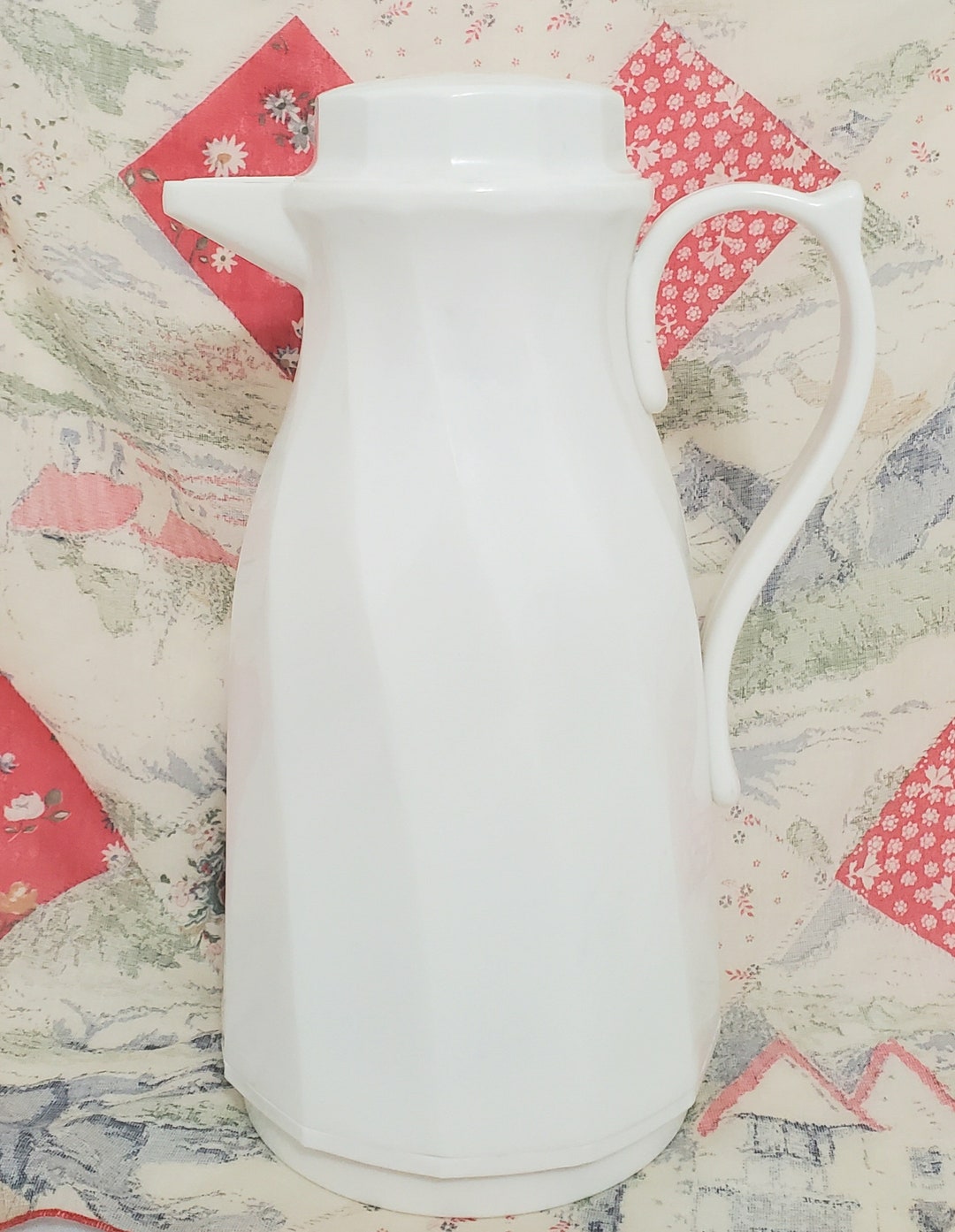 Vintage White Insulated Carafe Pitcher: 16 Oz Glass Liner - Etsy