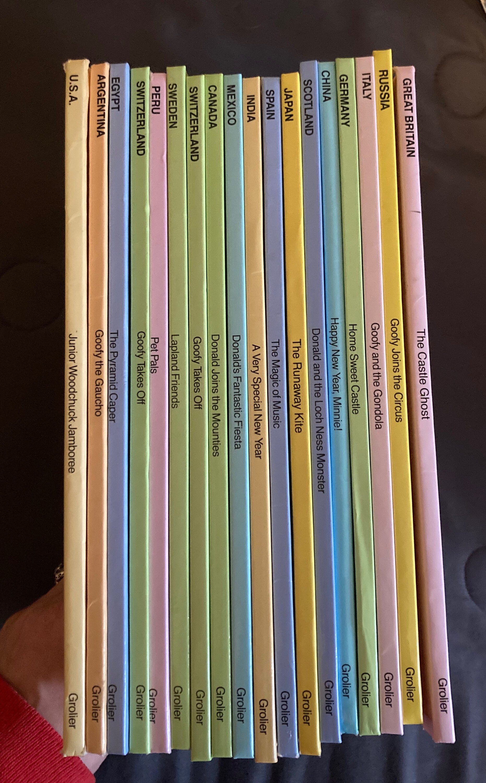 18 VINTAGE Disney Wonderful World of Reading Around the World Book ...