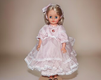 Vintage Maple North Canada Small Porcelain Doll in Traditional Dress ...
