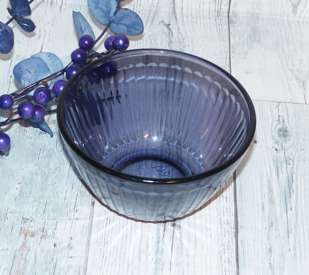 Vintage Pyrex Purple Ribbed Bowl - Etsy