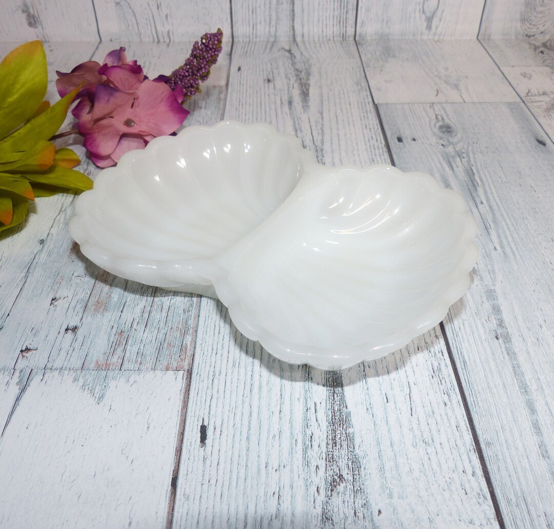 Milk Glass Vintage 1970 Avon Open Clamshell Divided Soap Dish, Jewelry ...