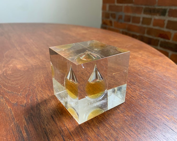 Vintage Lucite Texas Gold Suspended Oil in Lucite Paperweight Cube ...