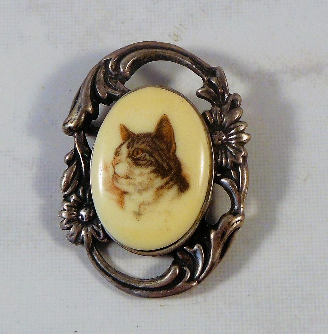 Sterling Silver Cat Cameo Pin by Jezlaine - T - Tabby Cat Drawing on ...