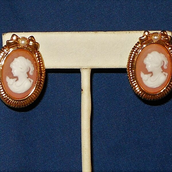 Cameo With Frames - Etsy