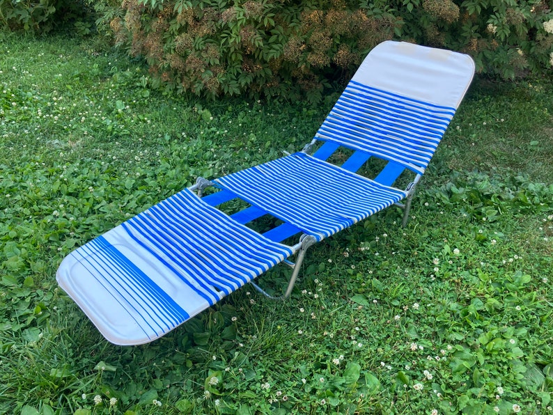 Vintage 90s Plastic Vinyl Jelly Tube Folding Adjustable Aluminum Lawn ...