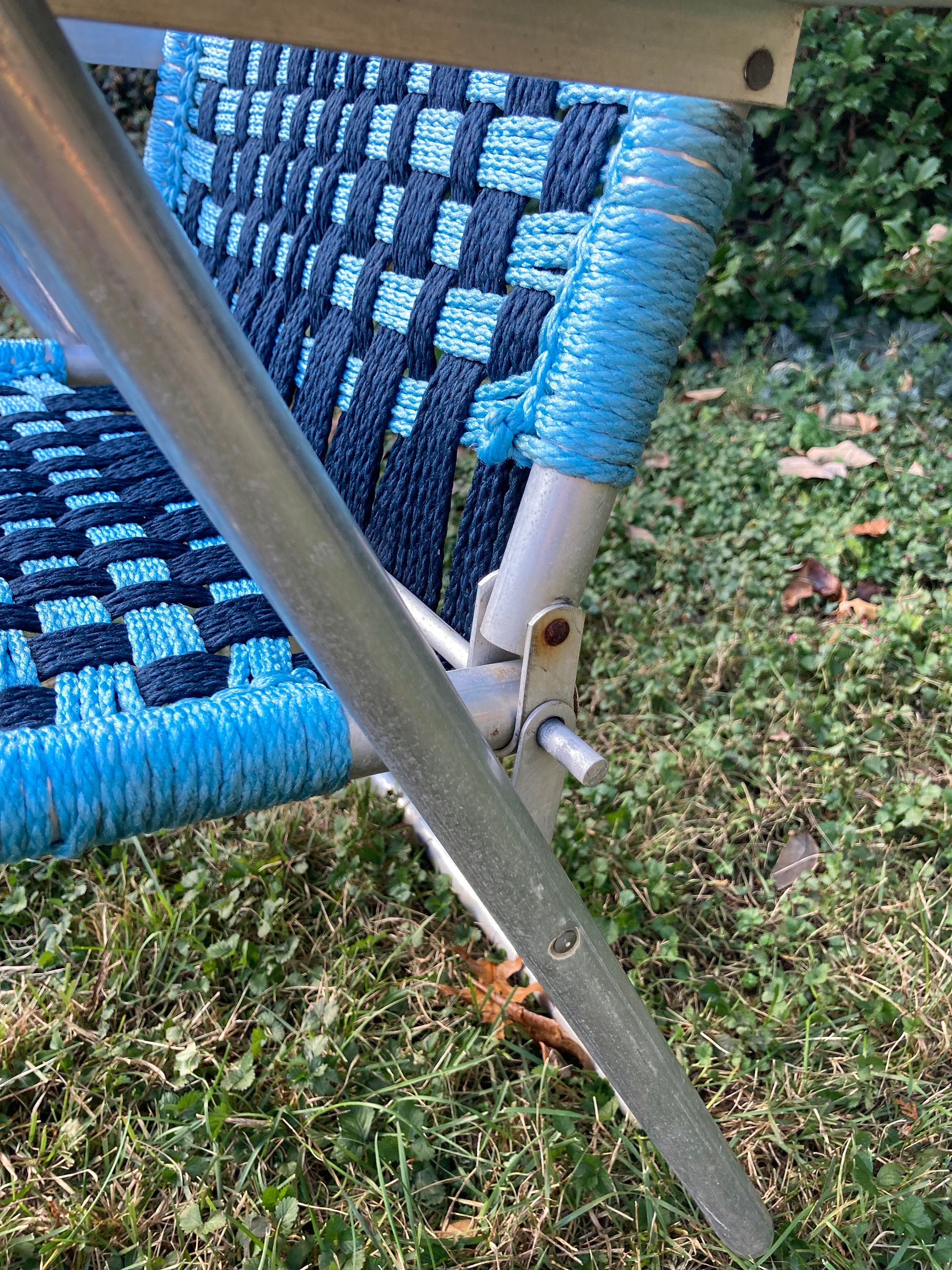 Vintage Woven Macrame Yarn Aluminum Webbed Folding Lawn Chair • Navy ...