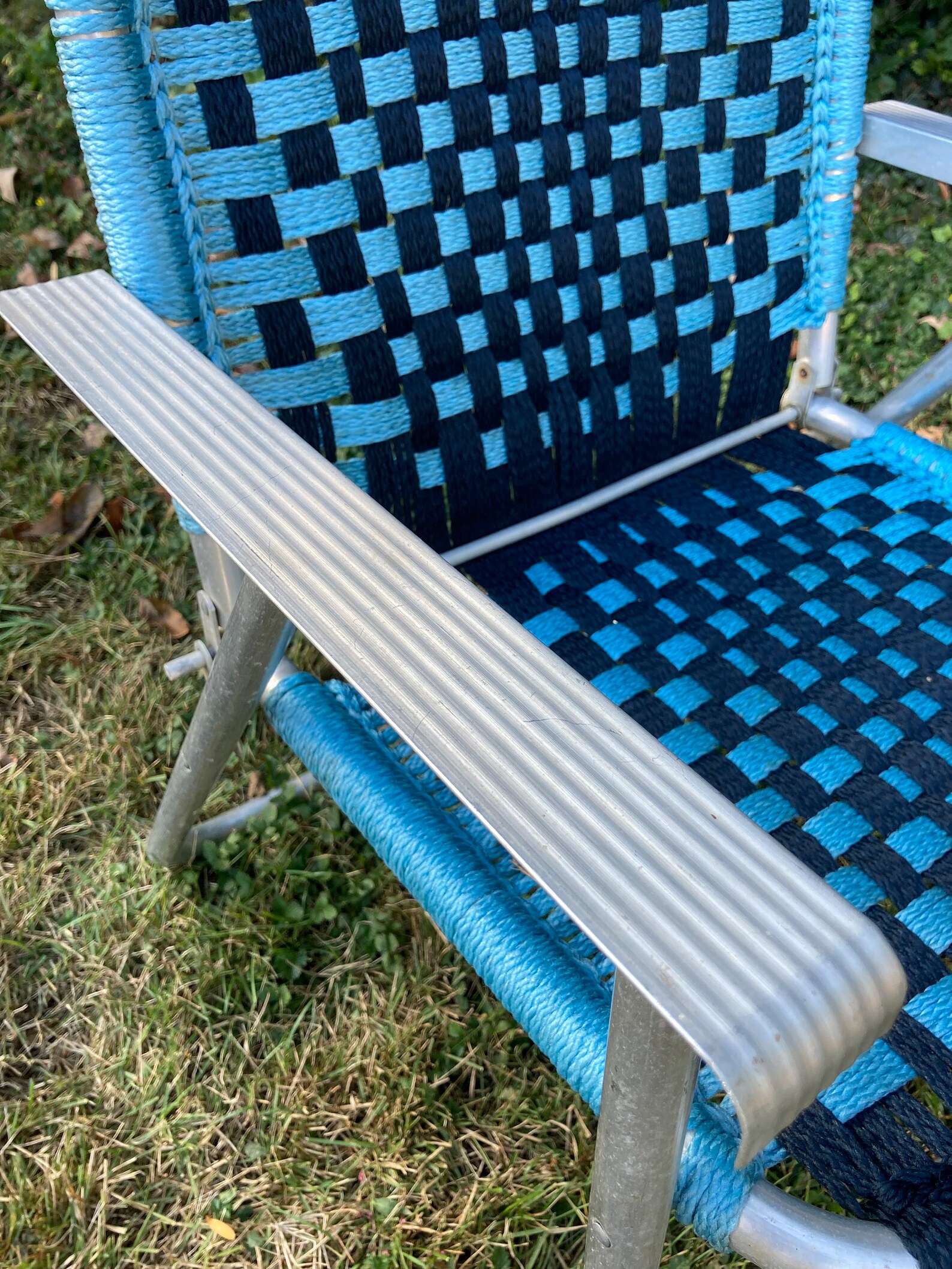 Vintage Woven Macrame Yarn Aluminum Webbed Folding Lawn Chair • Navy ...
