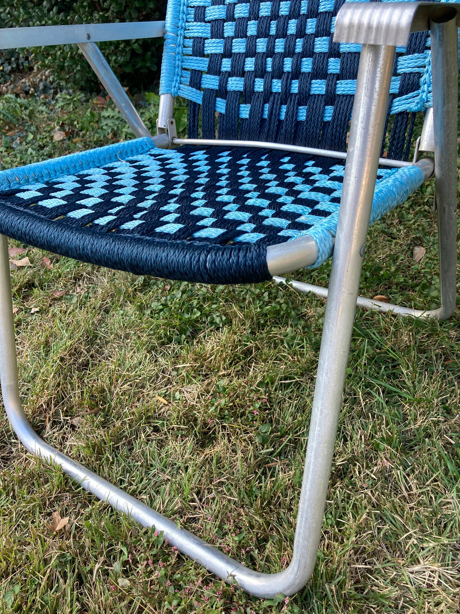 Vintage Woven Macrame Yarn Aluminum Webbed Folding Lawn Chair • Navy ...