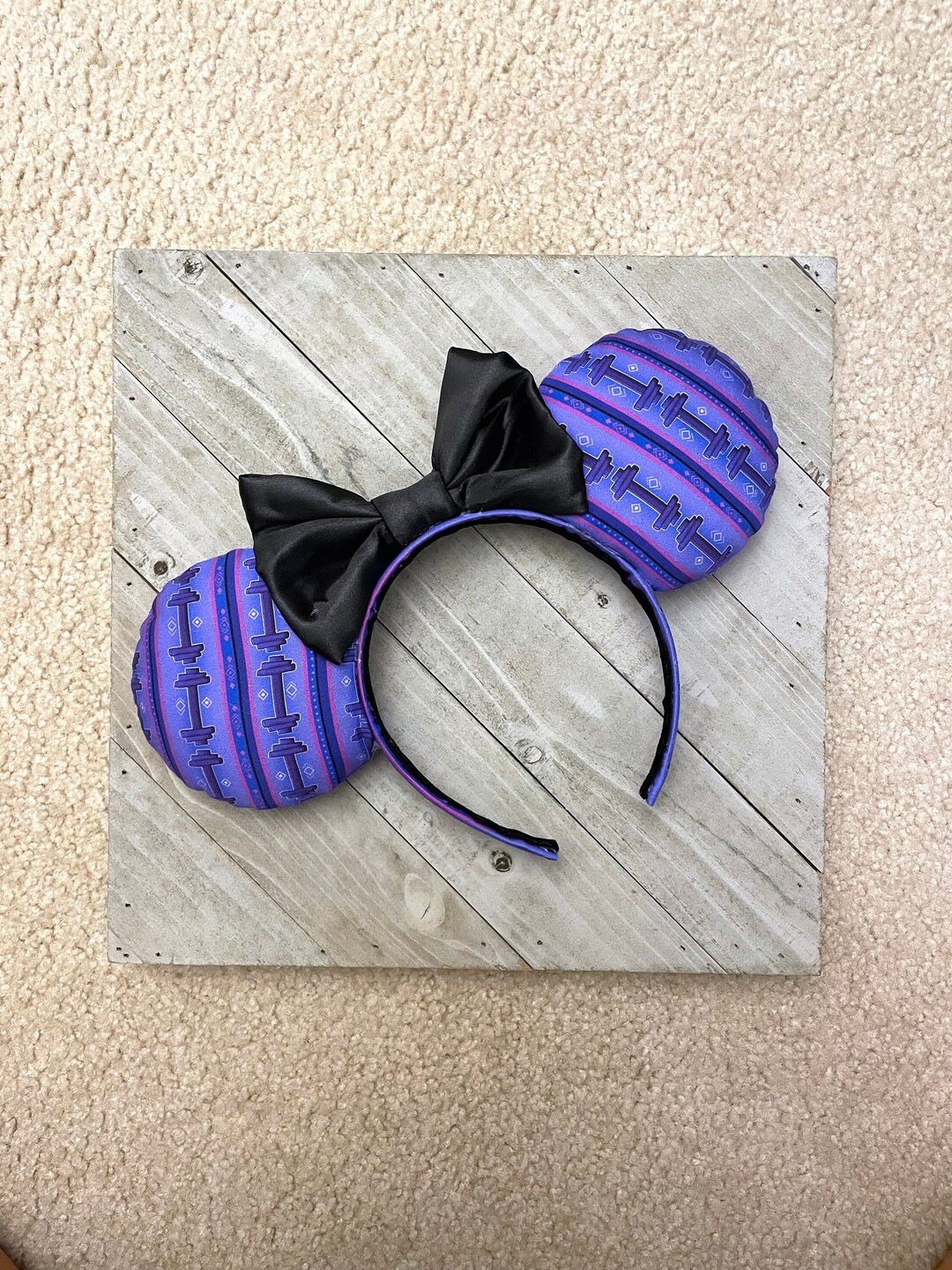 Luisa Encanto Mouse Ears Mirabel Surface Pressure the Family Madrigal ...