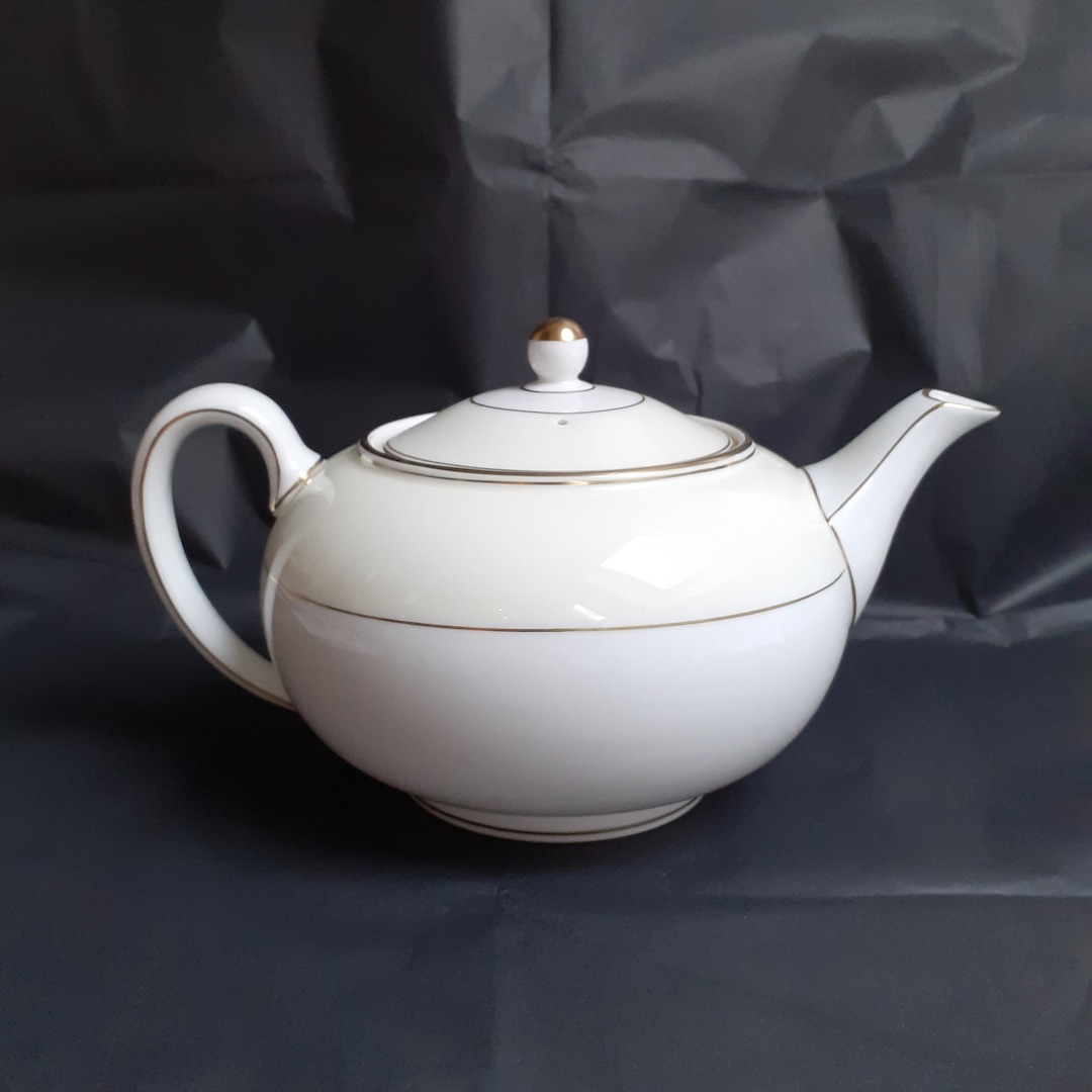 Wedgwood Antique Bone China Teapot - White With Pale Yellow & Gilded ...
