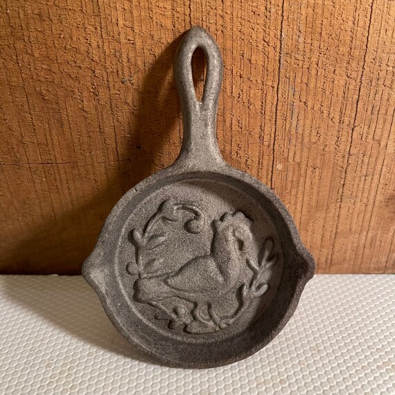 Vintage Cast Iron Miniature Skillet With Bird Pan Spoon - Etsy
