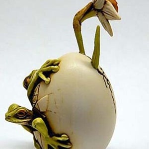 Artist Neil Eyre Eyredesigns Tree Frogs Toad Cracked Easter Egg Spring ...