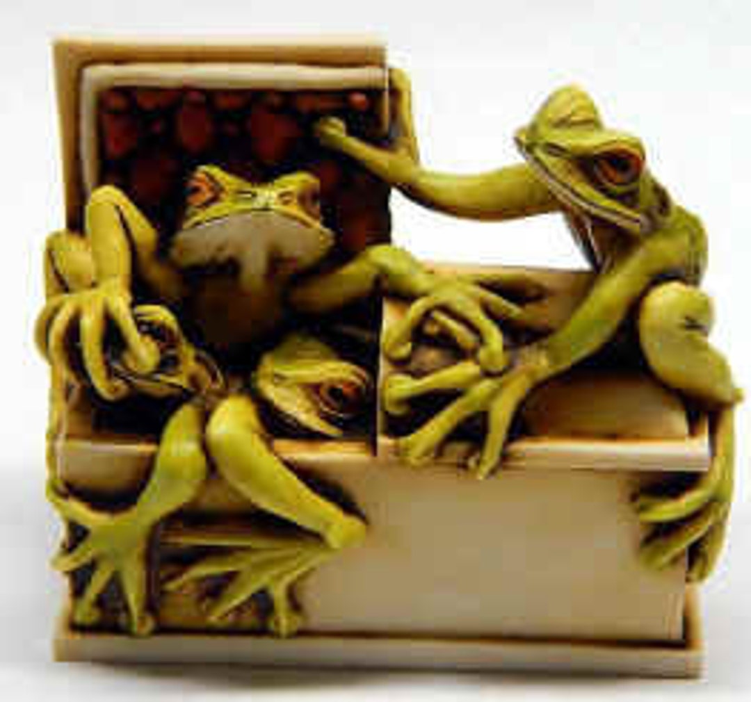 Artist Neil Eyre Eyredesigns Halloween Frog Tree Frogs on Funeral ...