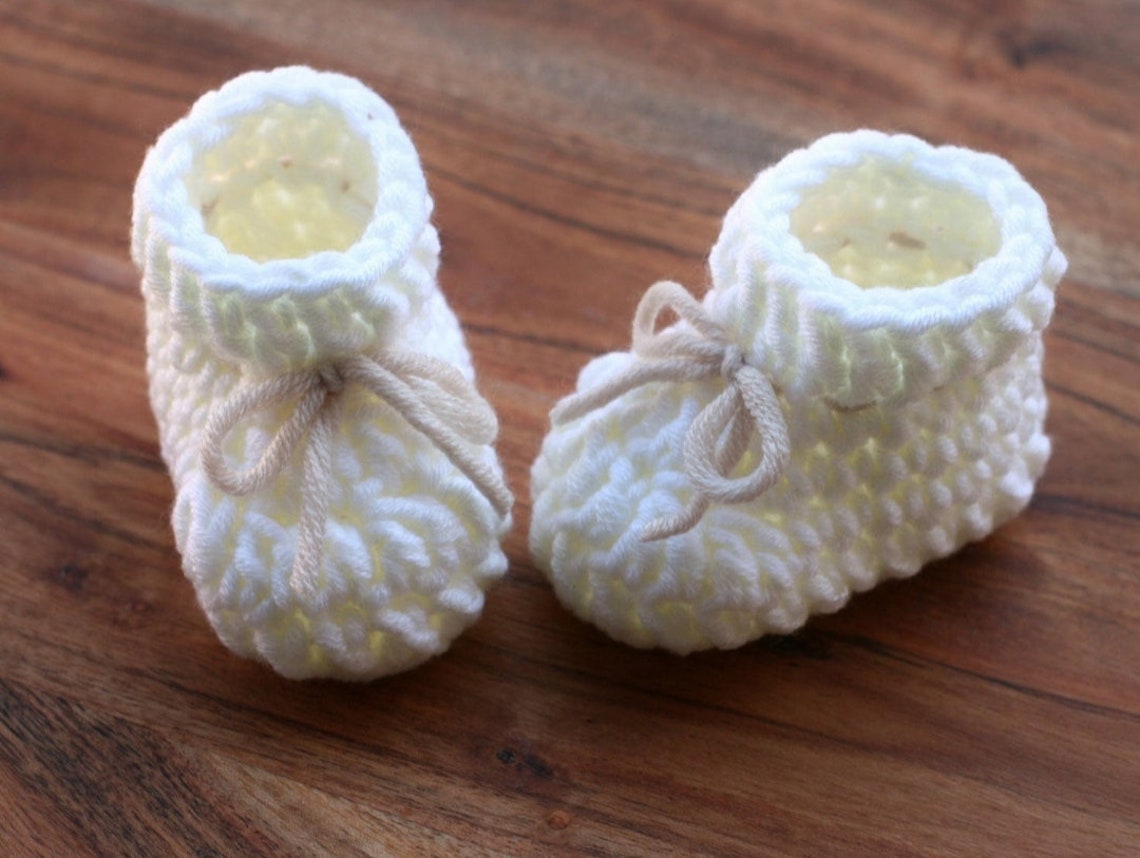 Crochet Newborn Baby Slippers Pattern: Easy US Terms (PDF) - Etsy