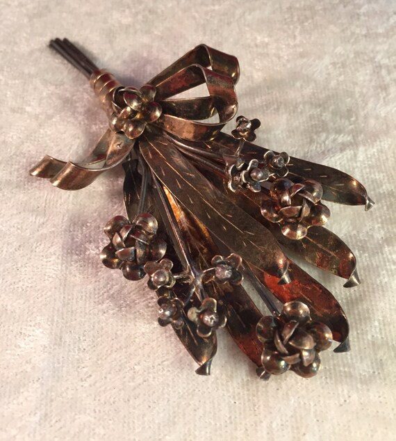 Classic Hobé Floral Bouquet Brooch - 1940s 14K Gold o… - Gem