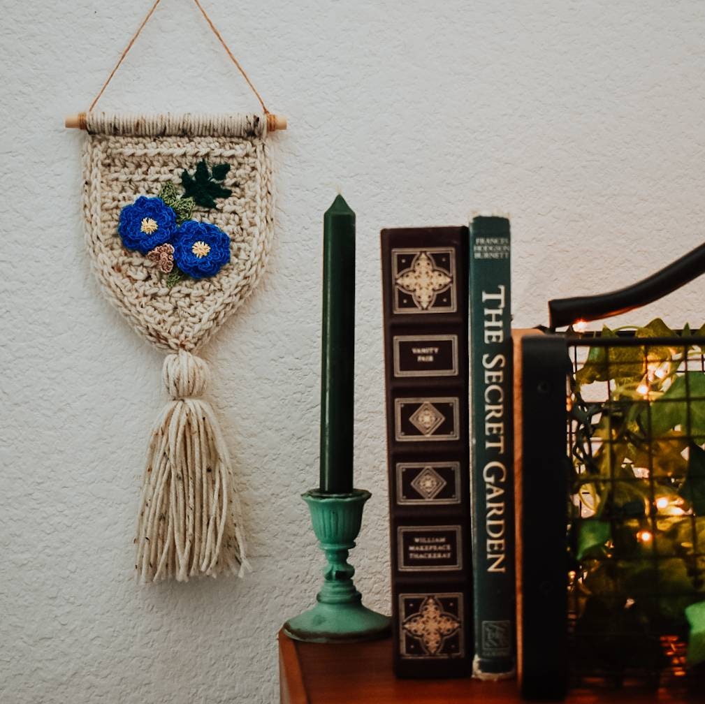 Crochet Flower Wall Hanging Pattern, Crochet Home Decor Pattern, Floral ...