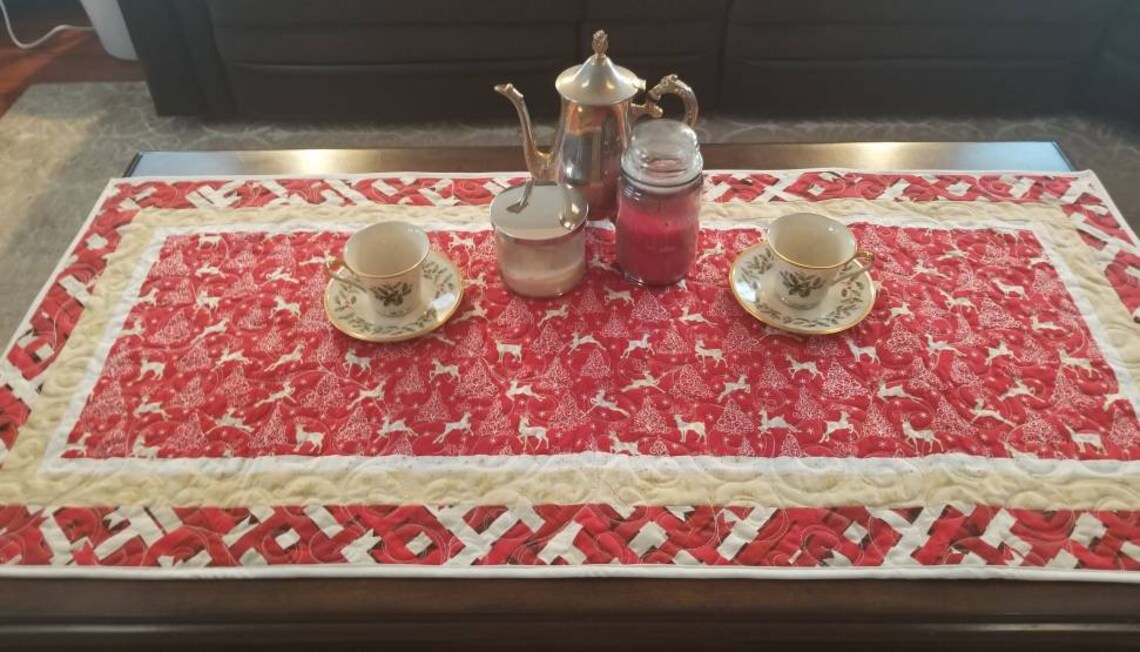Christmas Table Runner, Red, Gold and White Holiday Quilted Table ...