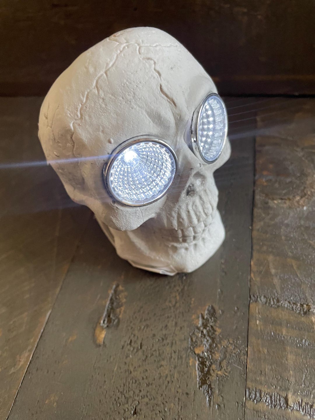 NEW - Resin Skull Solar Light - Halloween - Etsy