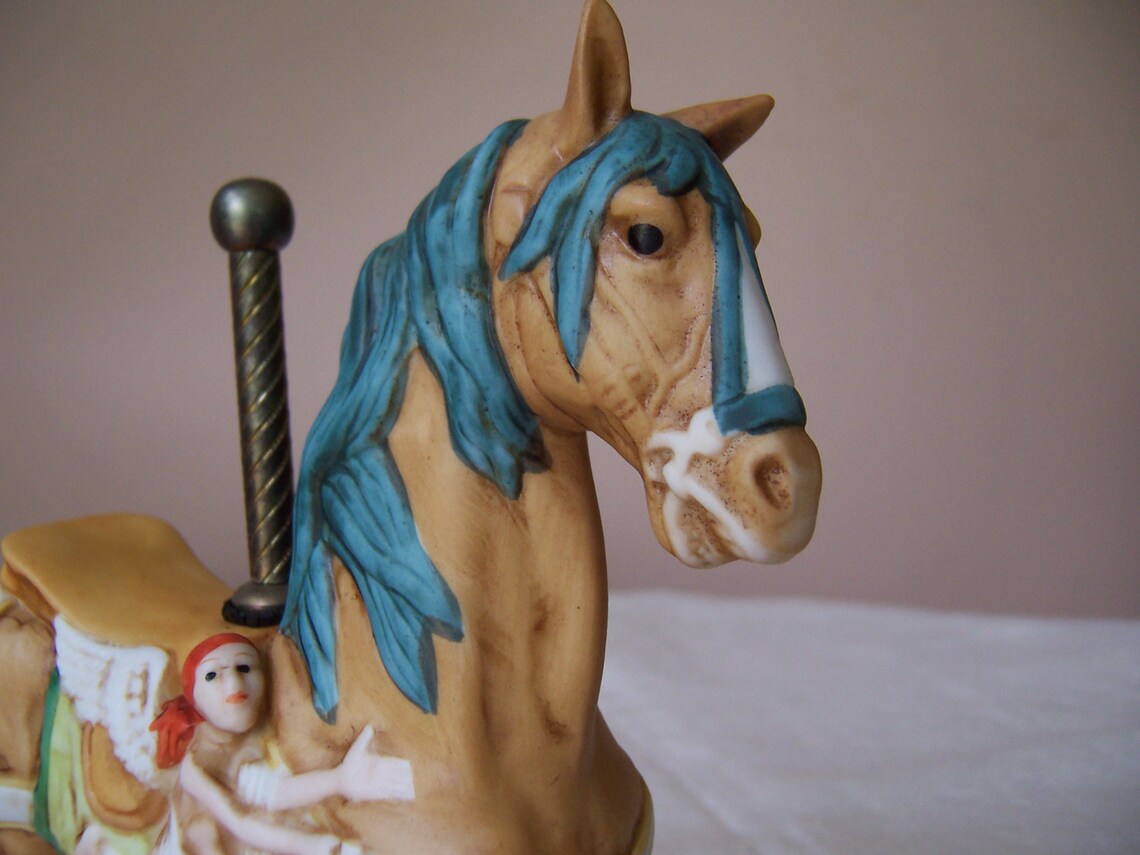 Tan Porcelain Carousel Horse Brass Pole and Base - Etsy.de