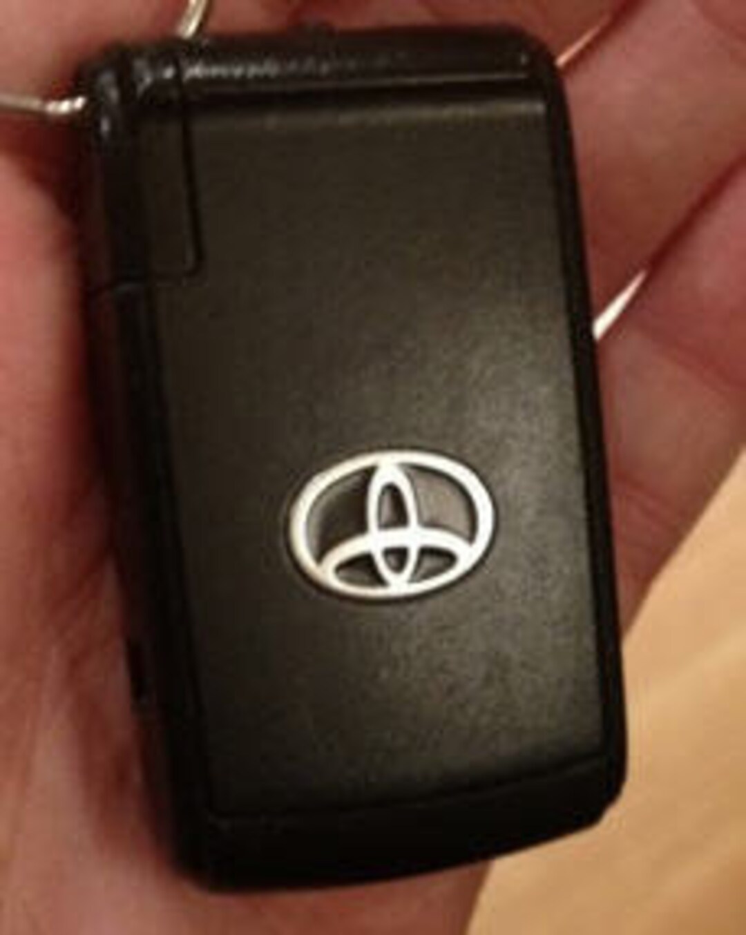 TOYOTA Key Fob Badge Logo Gold Emblem Replacement Sticker 15mm Diameter ...