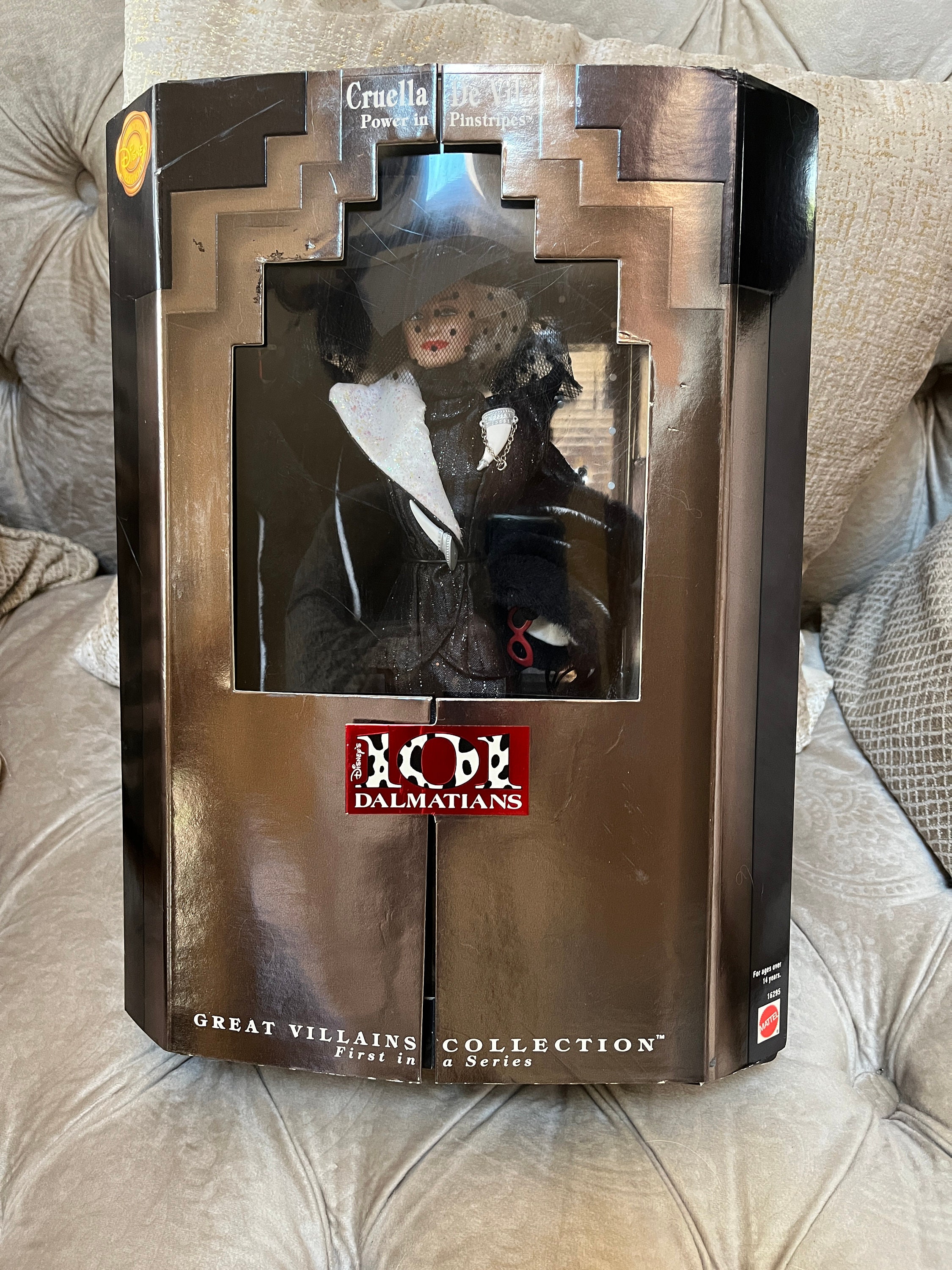 NIB Vintage Cruella De Vil Barbie, Disneys 101 Dalmatians, Great ...
