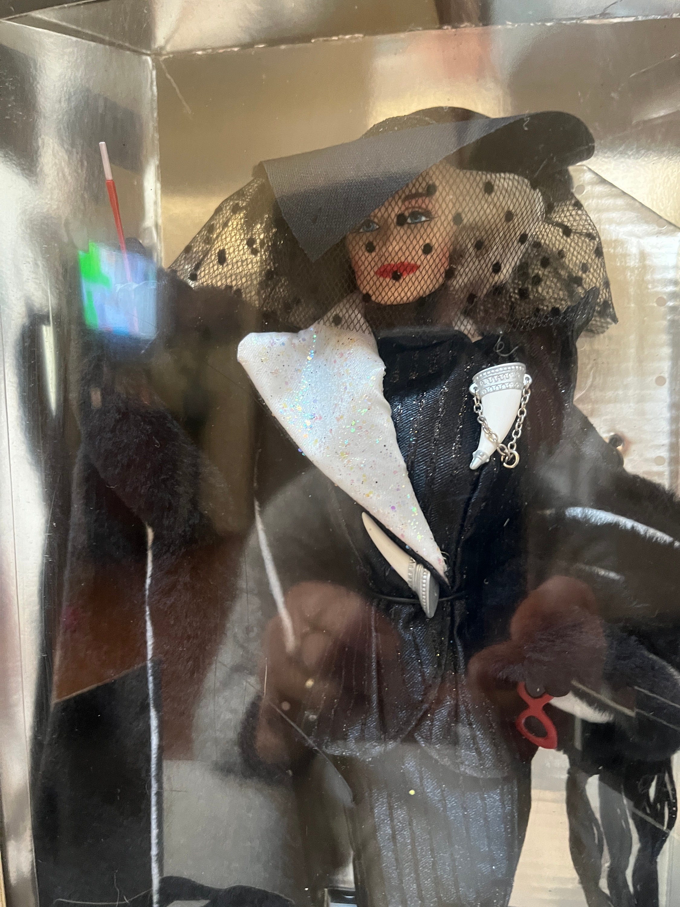 NIB Vintage Cruella De Vil Barbie, Disneys 101 Dalmatians, Great ...