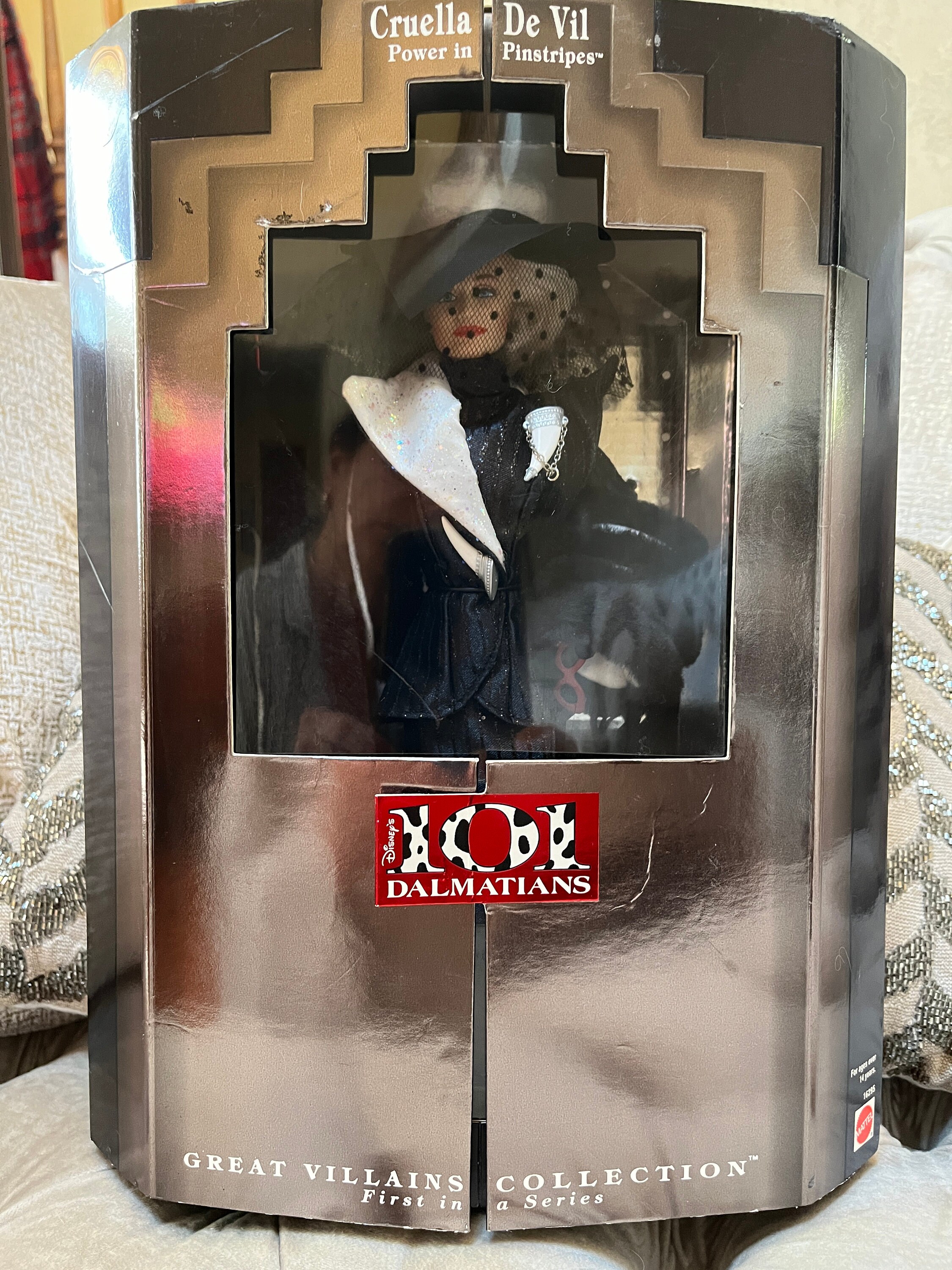 NIB Vintage Cruella De Vil Barbie, Disneys 101 Dalmatians, Great ...