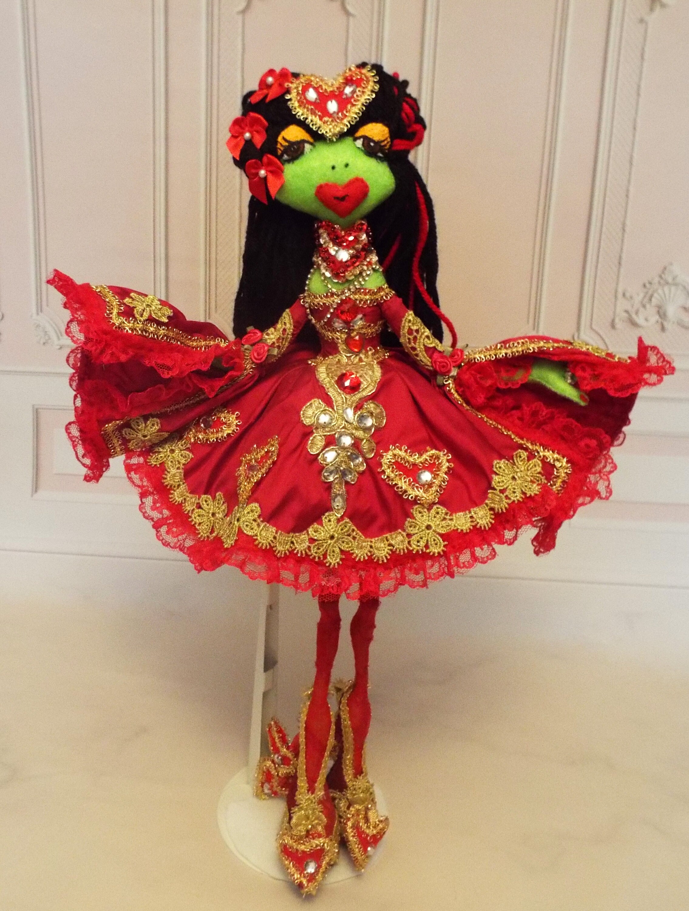 Alice in Wonderland Queen of Hearts Handmade Felt Frog Doll/figure ...