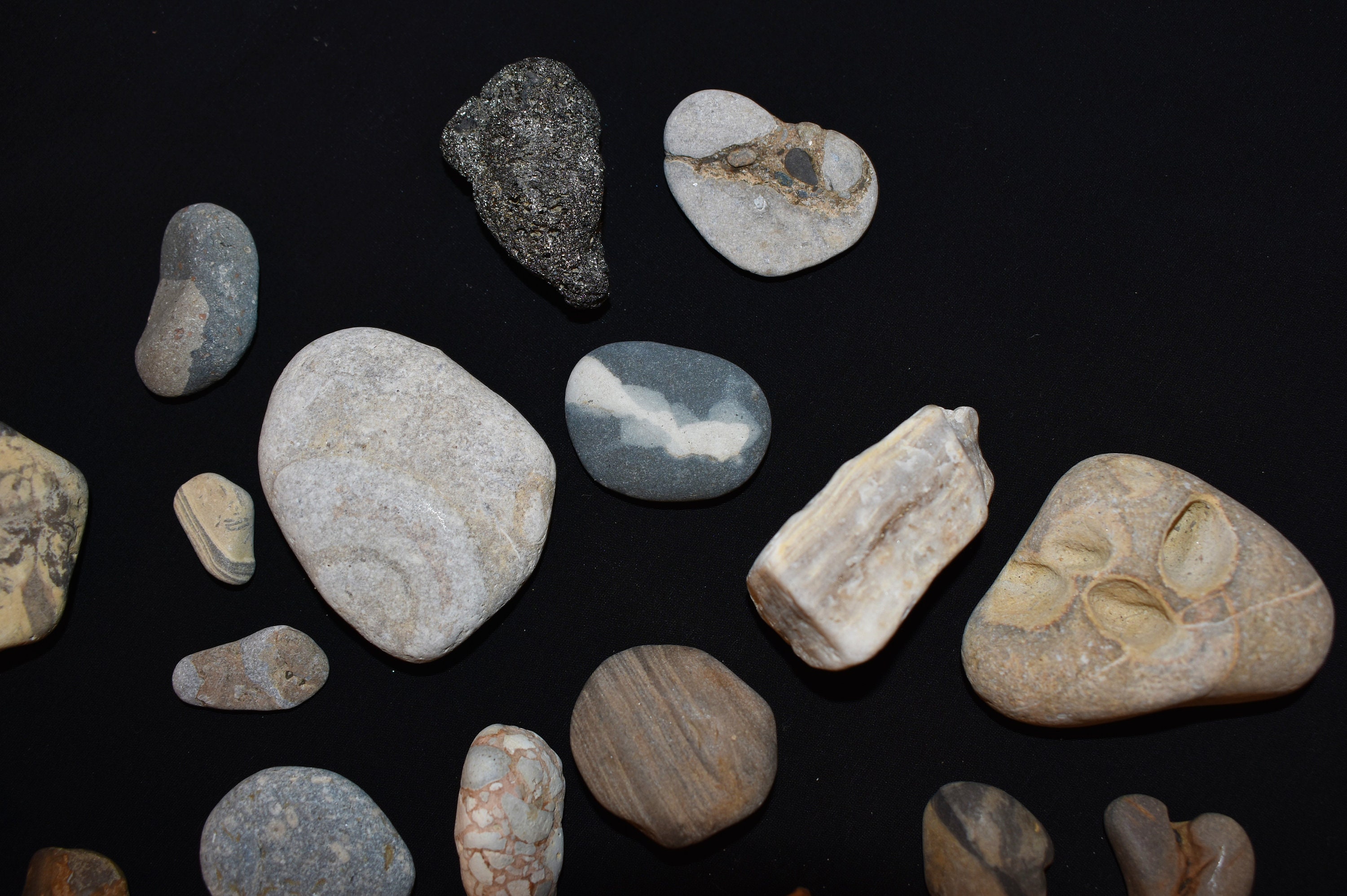 1 Pound Unusual Rocks, Pebble Art, Crafting Stones - Etsy