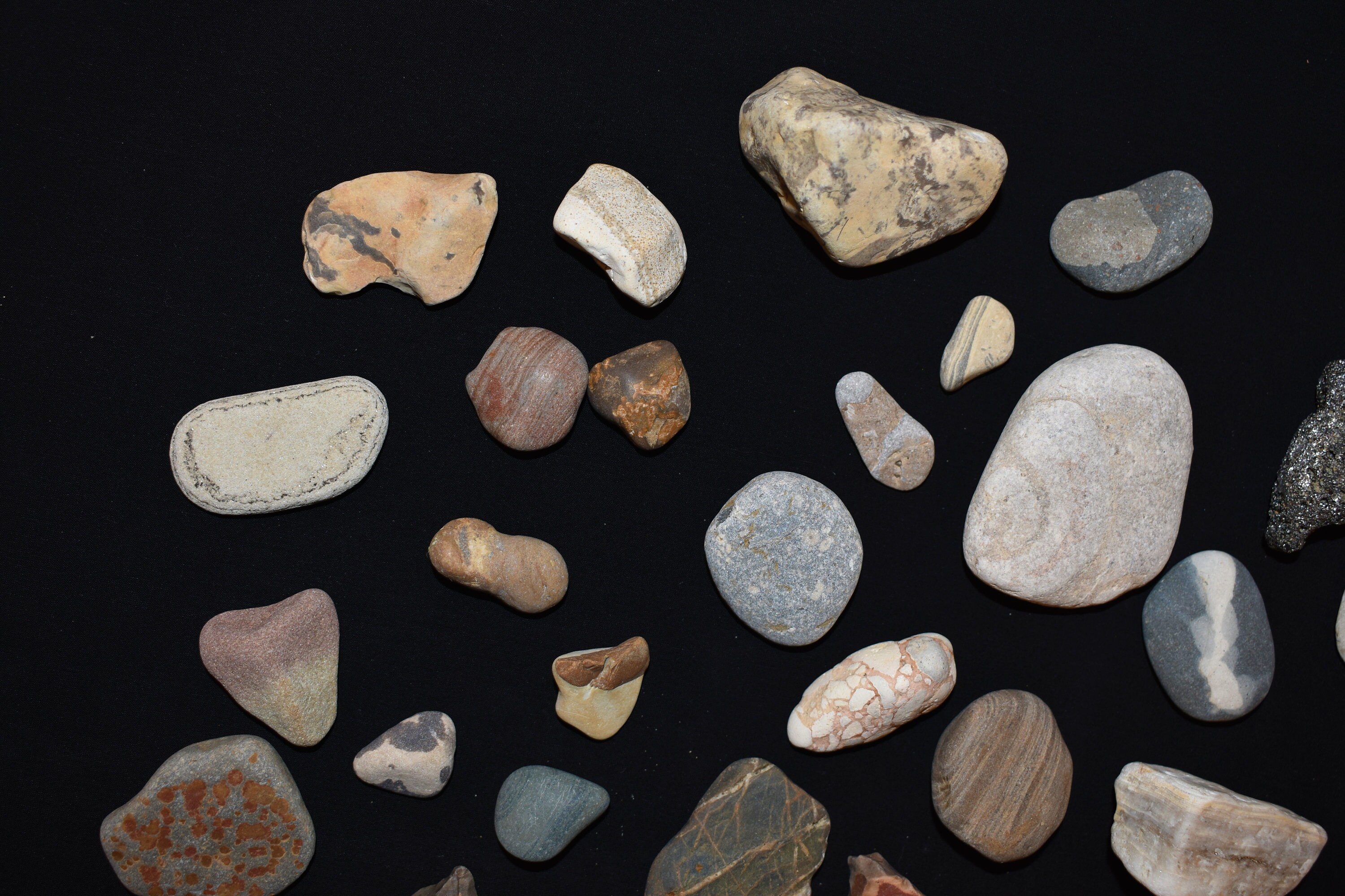 1 Pound Unusual Rocks, Pebble Art, Crafting Stones - Etsy