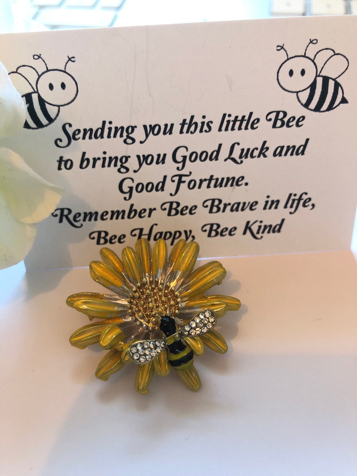 SALE Daisy Bee on Flower Brooch With Good Luck and Good Fortune Card ...