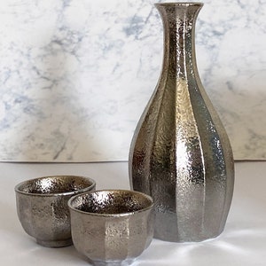 Arita Porcelain Japanese Sake Cup and Bottle Set Silver Platinum Glaze ...
