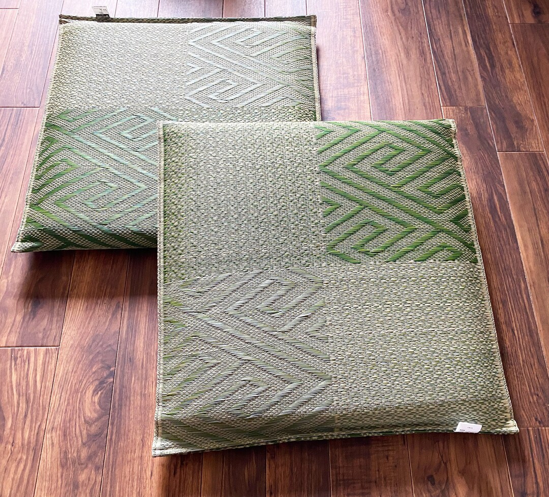 Igusa Zabuton Japanese Rush Cushion Set of 2 Ichimatsu Pattern Green ...