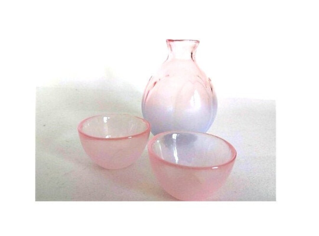 Japanese Glass Sake Cup Bottle Set Guinomi Tokkuri Beautiful Pink Color ...