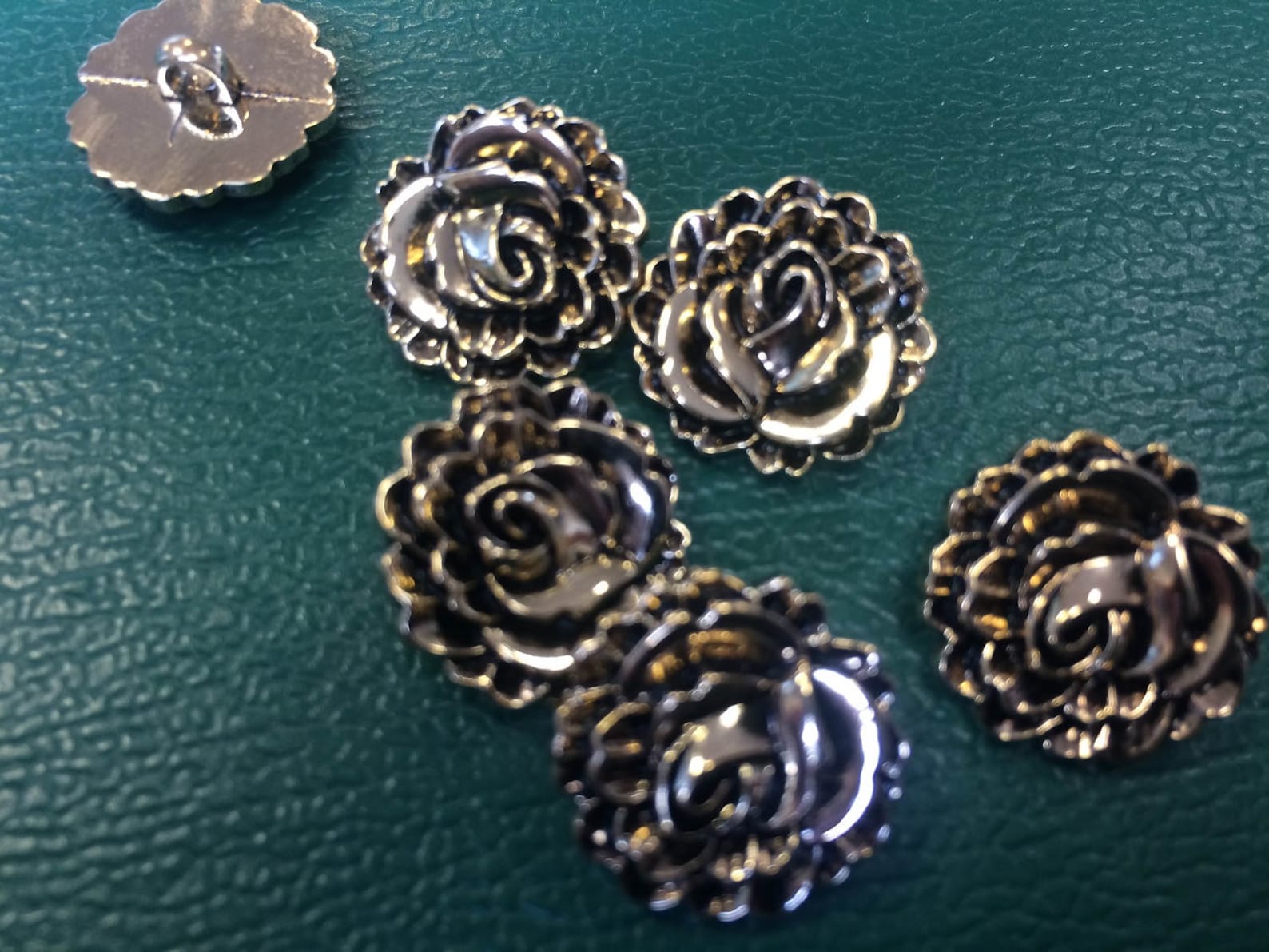 Novelty Buttons Rose Antique Gold - Silver Colours 20mm for Clothing ...