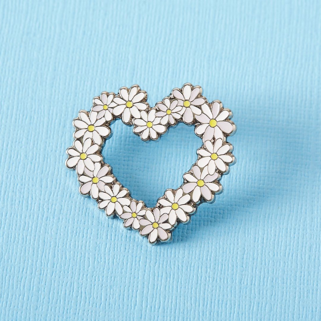 Daisy Heart Enamel Pin - Etsy