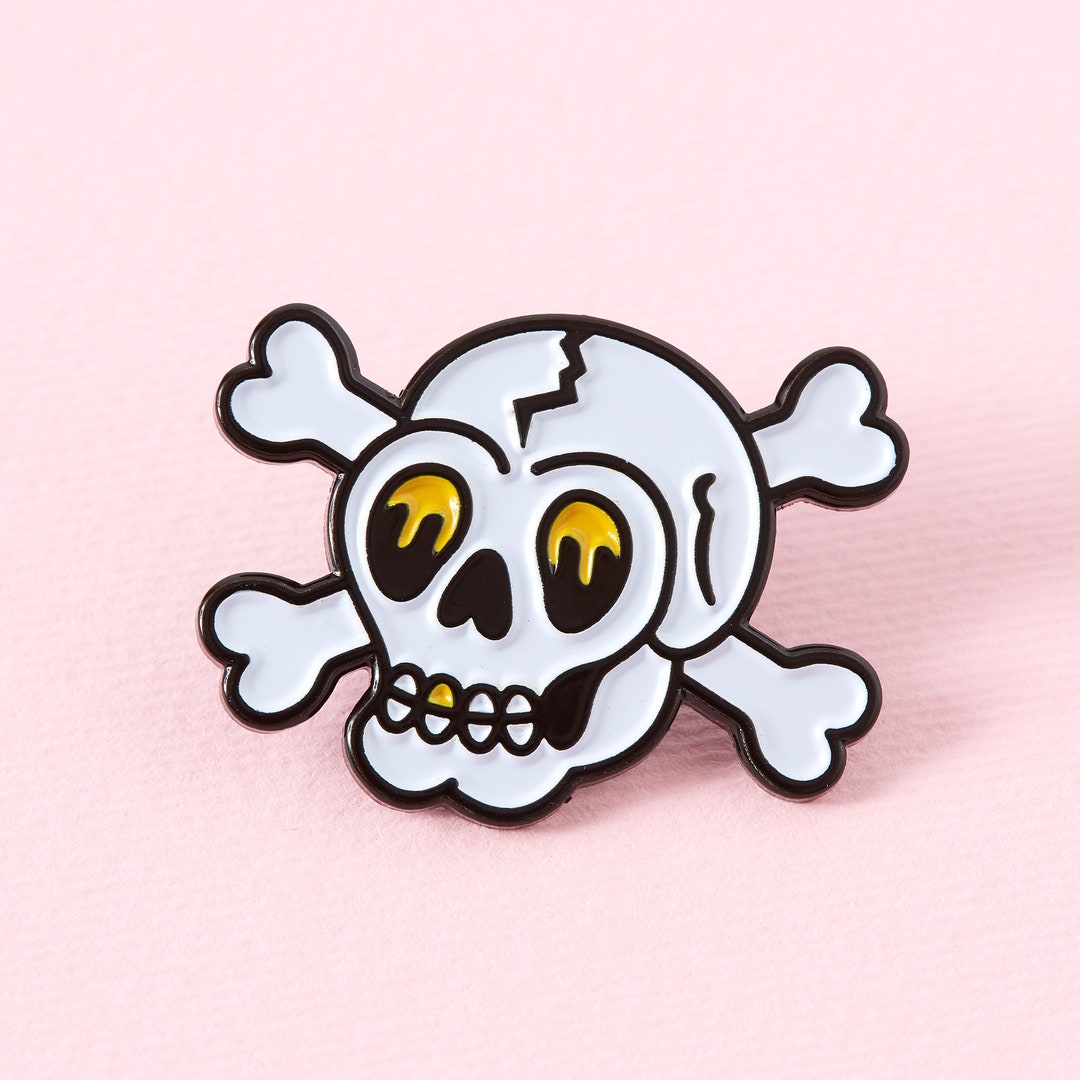 Jolly Roger Skull & Crossbone Enamel Pin // Skull Crossbones Tattoo ...