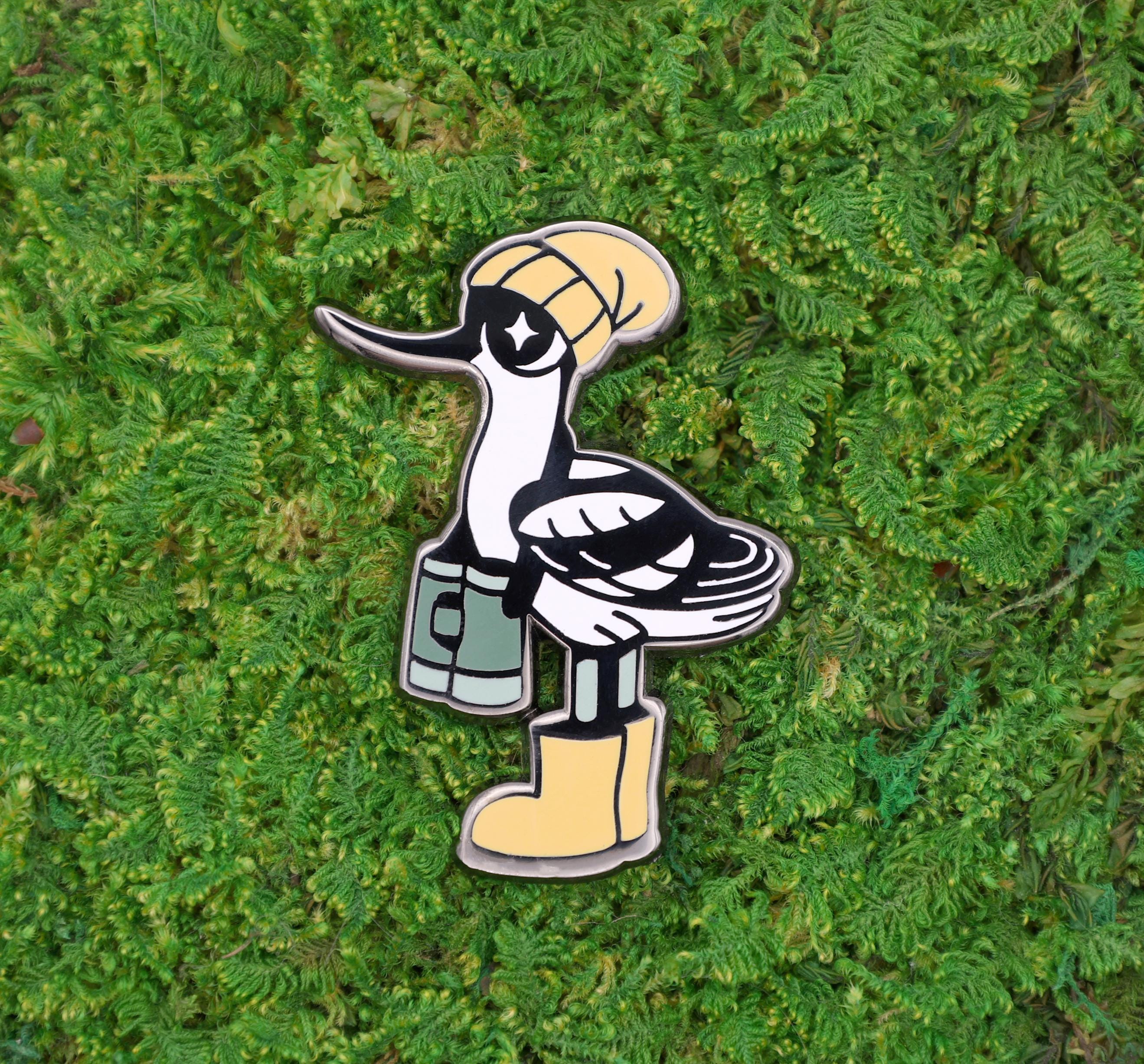 European Birdwatching Enamel Pins: Blue Tit, Avocet, Vulture - Etsy UK